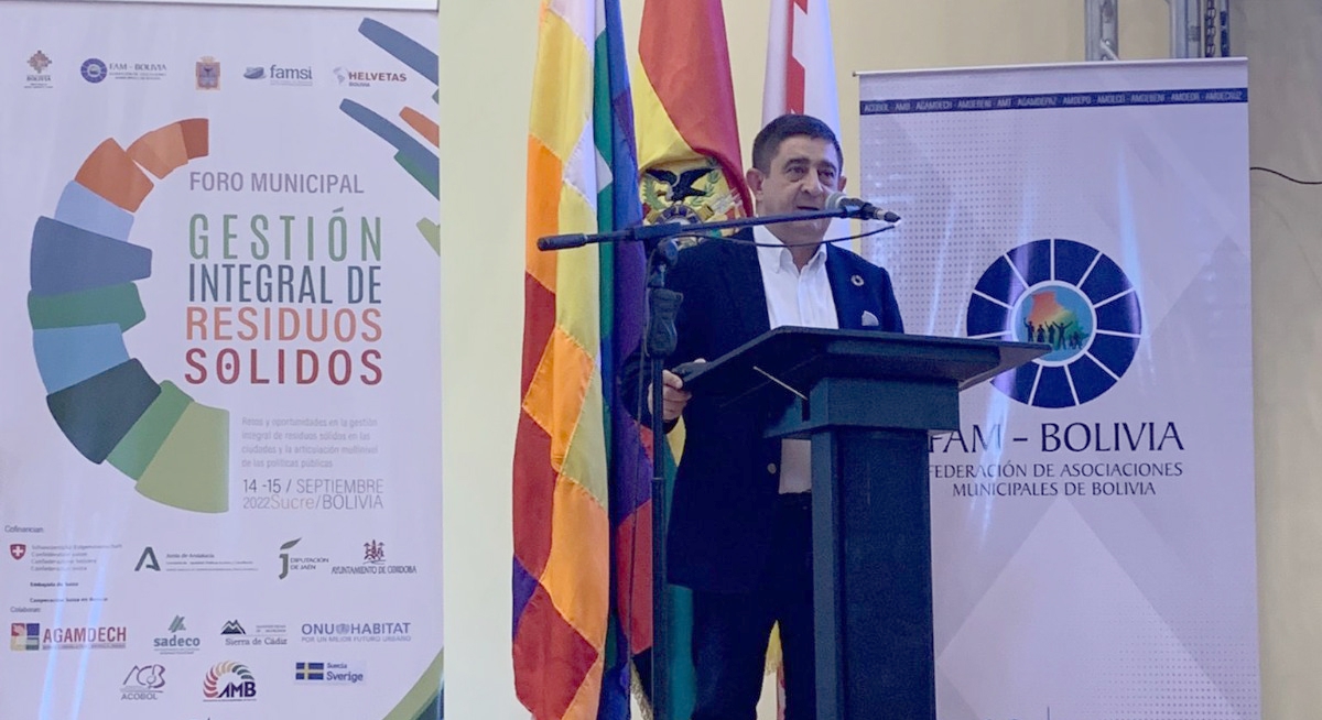 Reyes clausura en Bolivia el III Foro de Gestión de Residuos